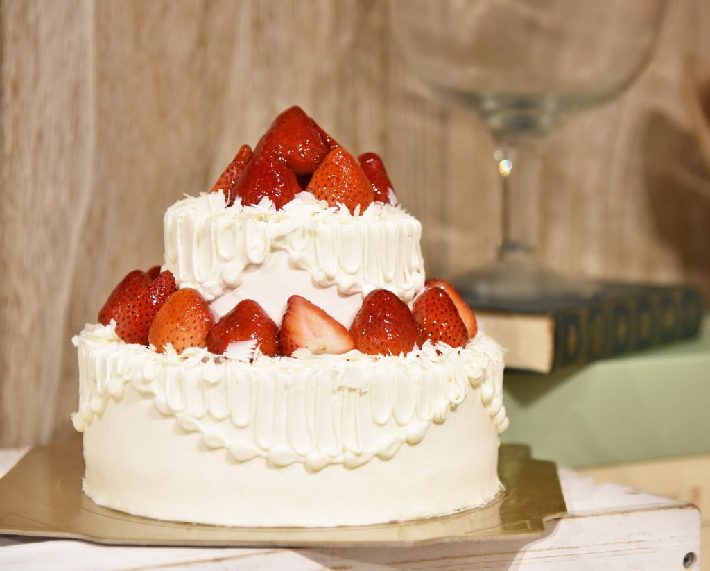 草莓季登場 BAC網美蛋糕回歸 PINEDE雙層美好祝福 – 潮流誌 InTrend Log