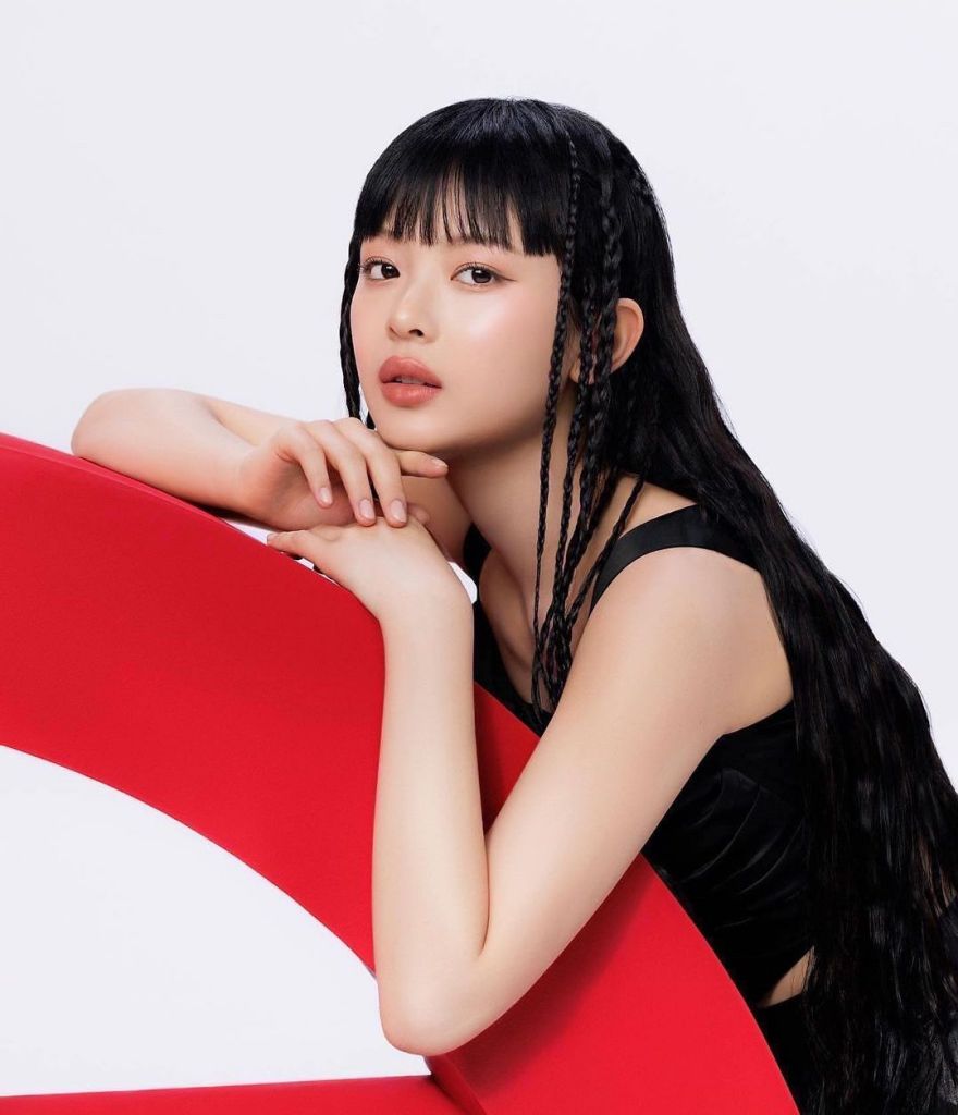 ARMANI美妝新世代 HANNI貓系妝容童稚酷甜 – 潮流誌 InTrend Log