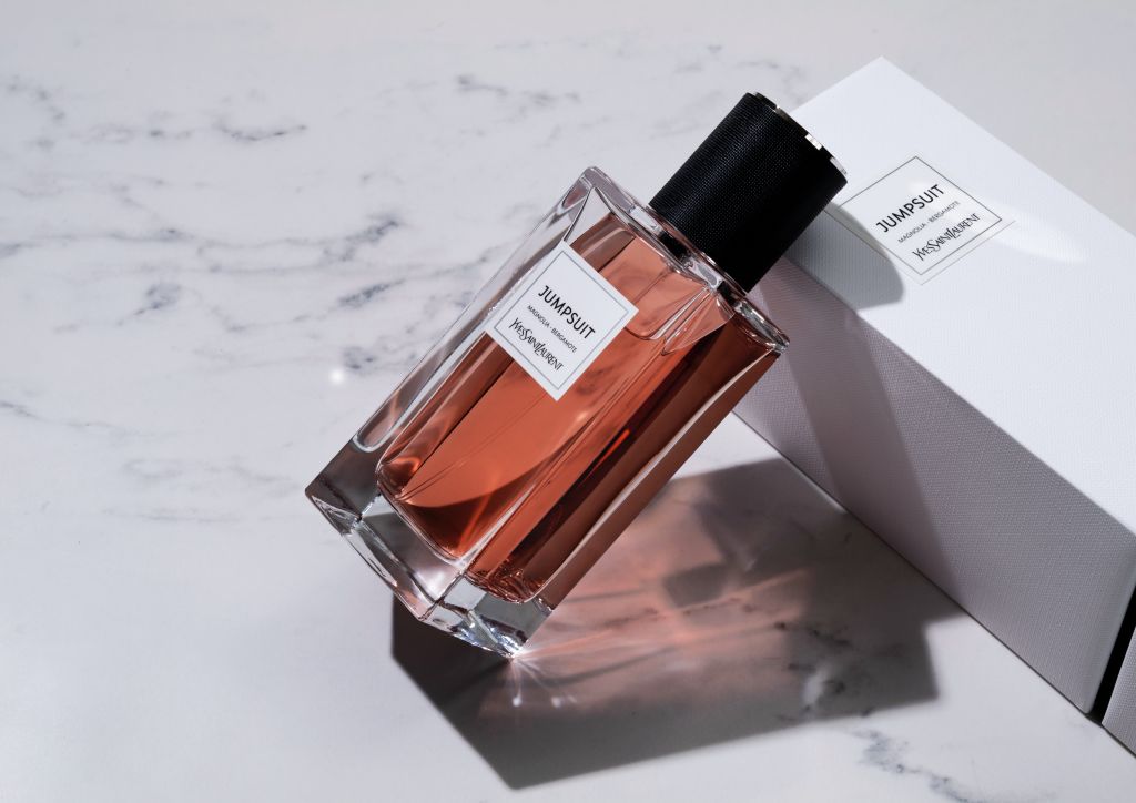 YSL瀟灑優雅飄逸浪漫 絲緞領結純粹清爽 – 潮流誌 InTrend Log