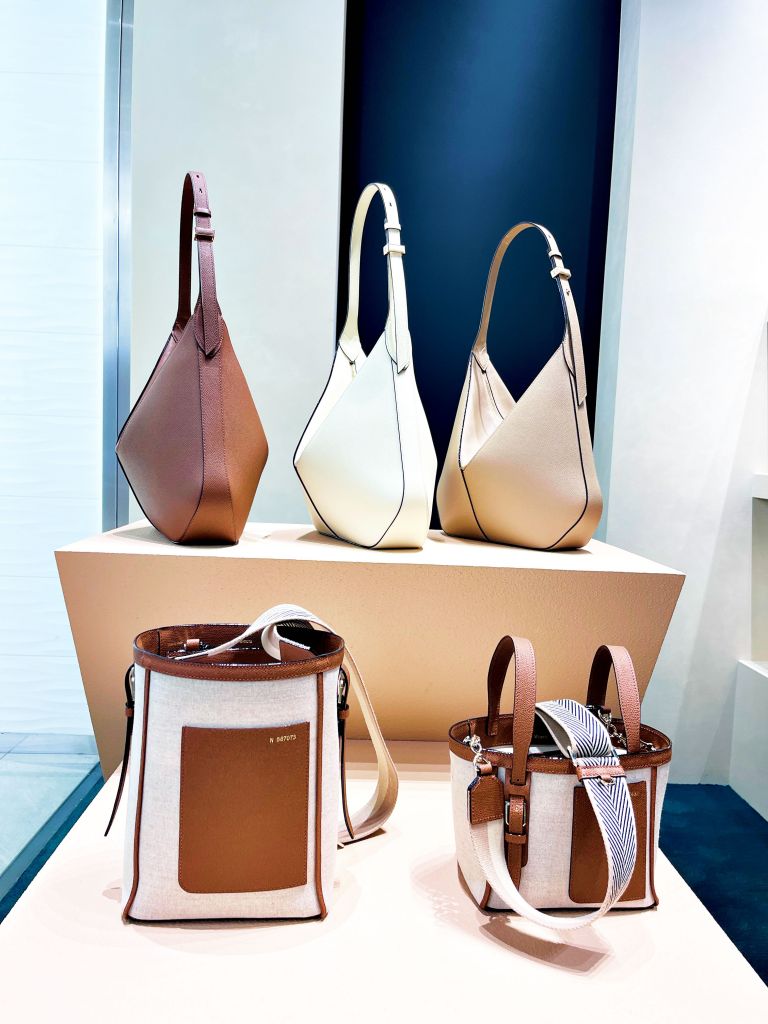 VALEXTRA簡約極致優雅靜奢 TUMI探尋ASRA渾然天成之美 – 潮流誌 InTrend Log