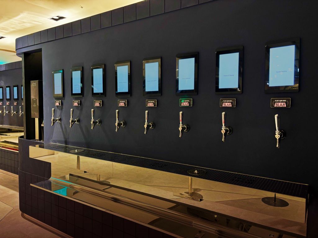 BLAH BLAH Bar啟航遨遊天際 星巴克優雅綻放暖意 – 潮流誌 InTrend Log