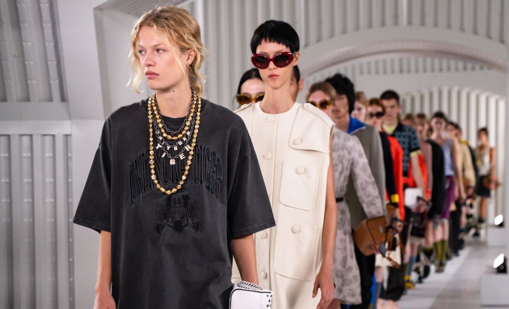 鬼塚虎時尚表達 SKECHERS舒式主場 NB花現輕盈 – 潮流誌 InTrend Log